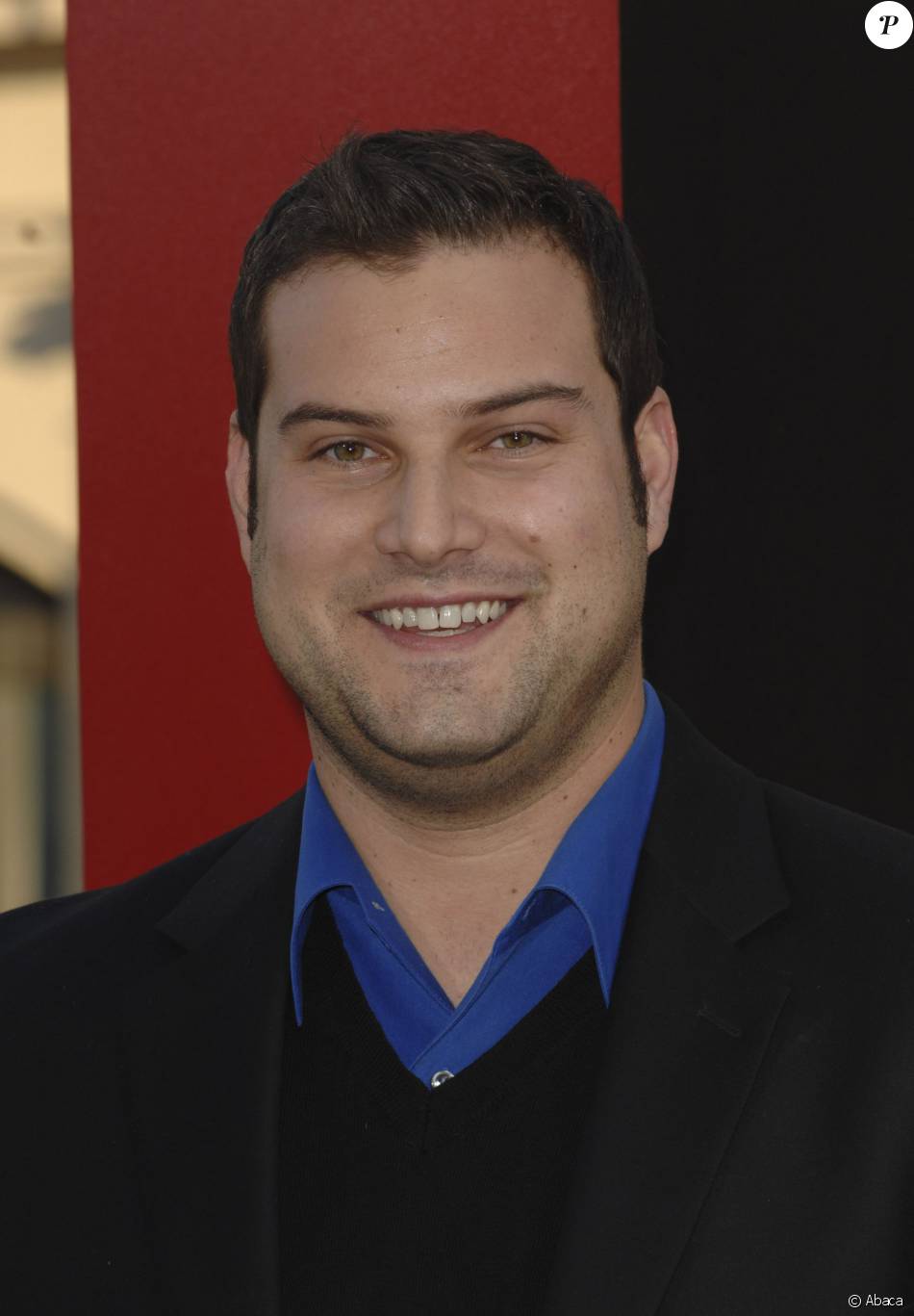Max Adler à la première de 'The Hangover Part II' à Hollywood, le 19 ...
