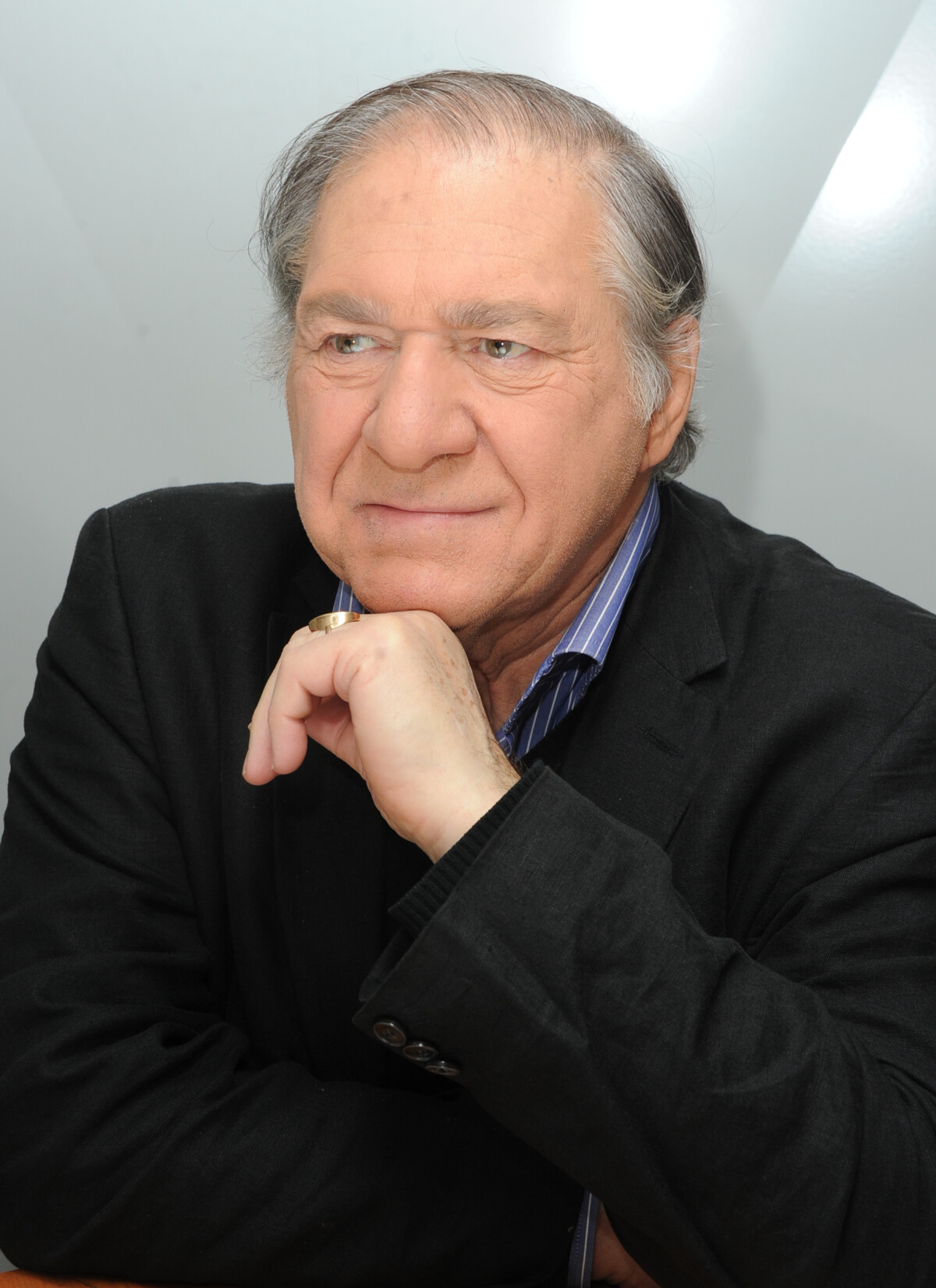 Photo : Pierre Santini, portrait à Paris, le 17 décembre 2014. - Purepeople