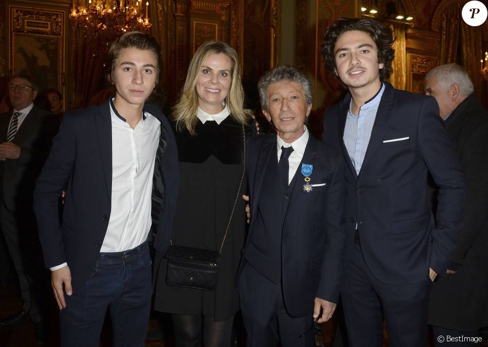Exclusif - Yves Dahan avec sa femme Delphine et ses fils Elliot et ...