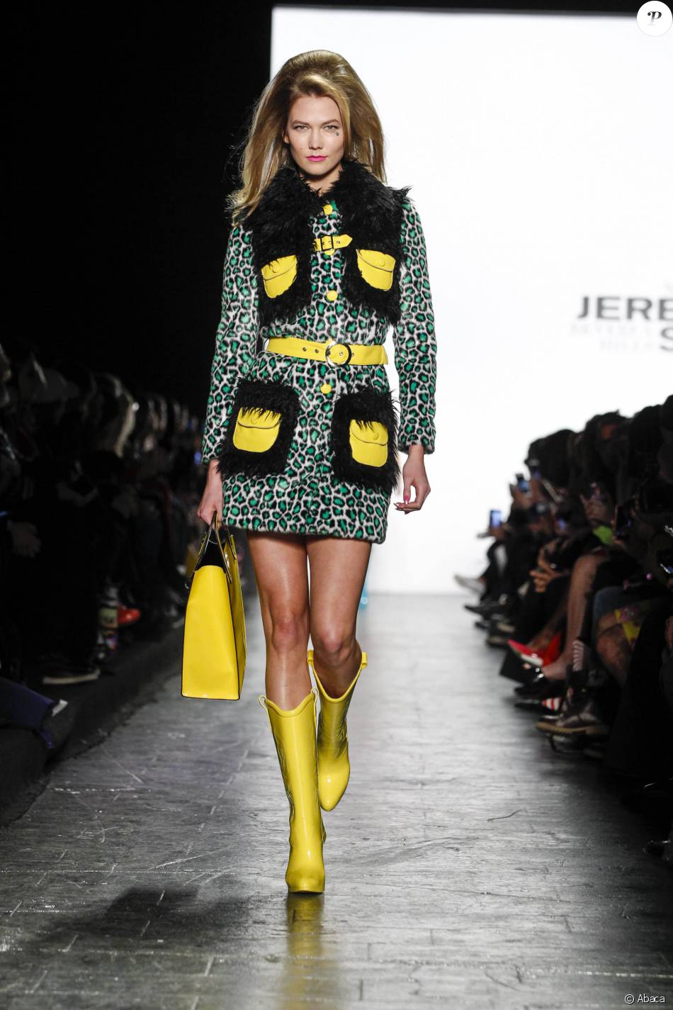 Défilé Jeremy Scott (collection automne-hiver 2016-2017) au Skylight at ...