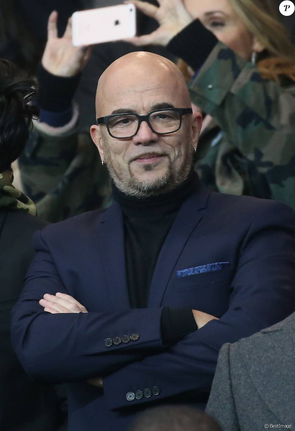 Pascal Obispo lors de la rencontre entre le PSG et Chelsea en 8e de ...