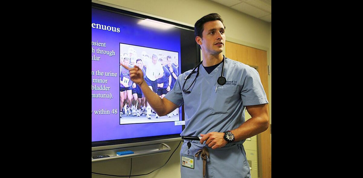 Photo : Le Dr. Mike, sur Instagram. 2015 - Purepeople