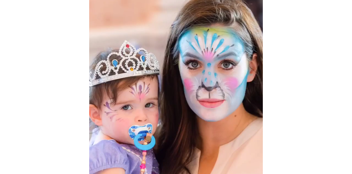 Photo : Jade Foret, ses trois enfants, Liva (3 ans), Mila (2 ans) et ...