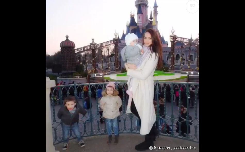 Jade Foret, ses trois enfants, Liva (3 ans), Mila (2 ans) et Nolan (2 ...