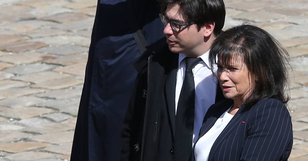 Anne Sinclair et son fils David Levaï lors des obsèques nationales d'Alain Decaux à l'Hôtel ...