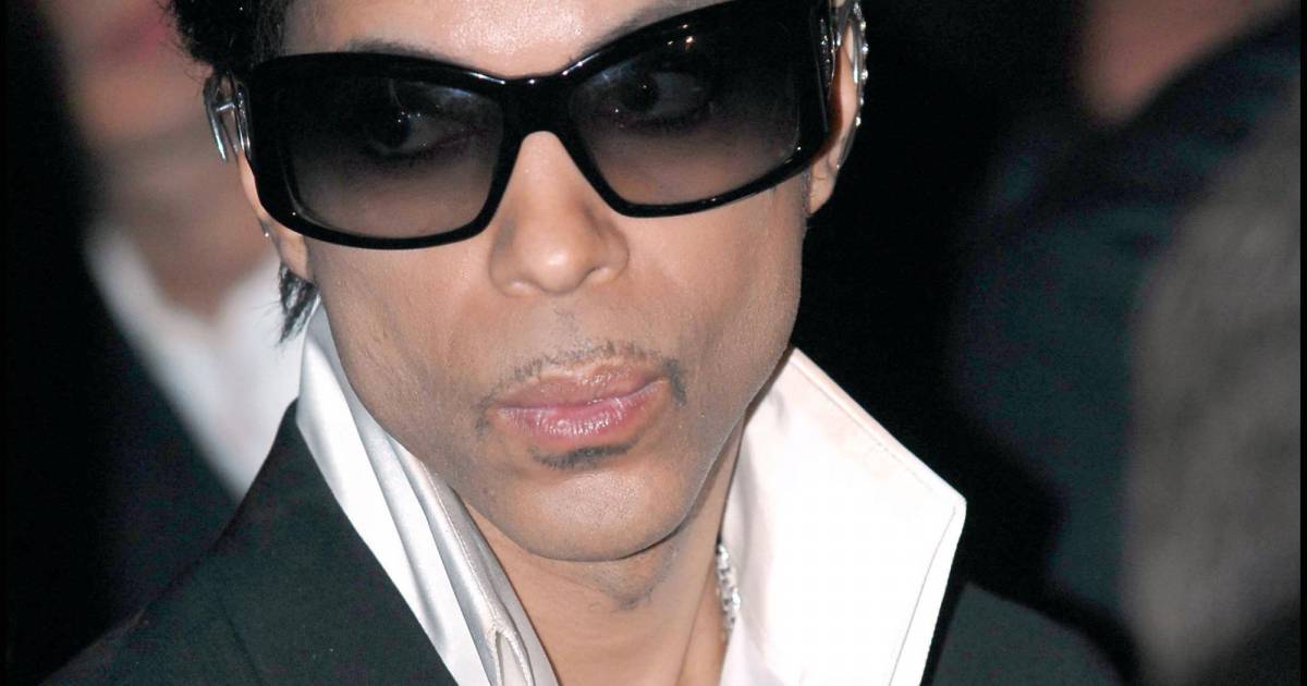 Prince à la soirée Versace à Hollywood, le 8 février 2007 - Purepeople