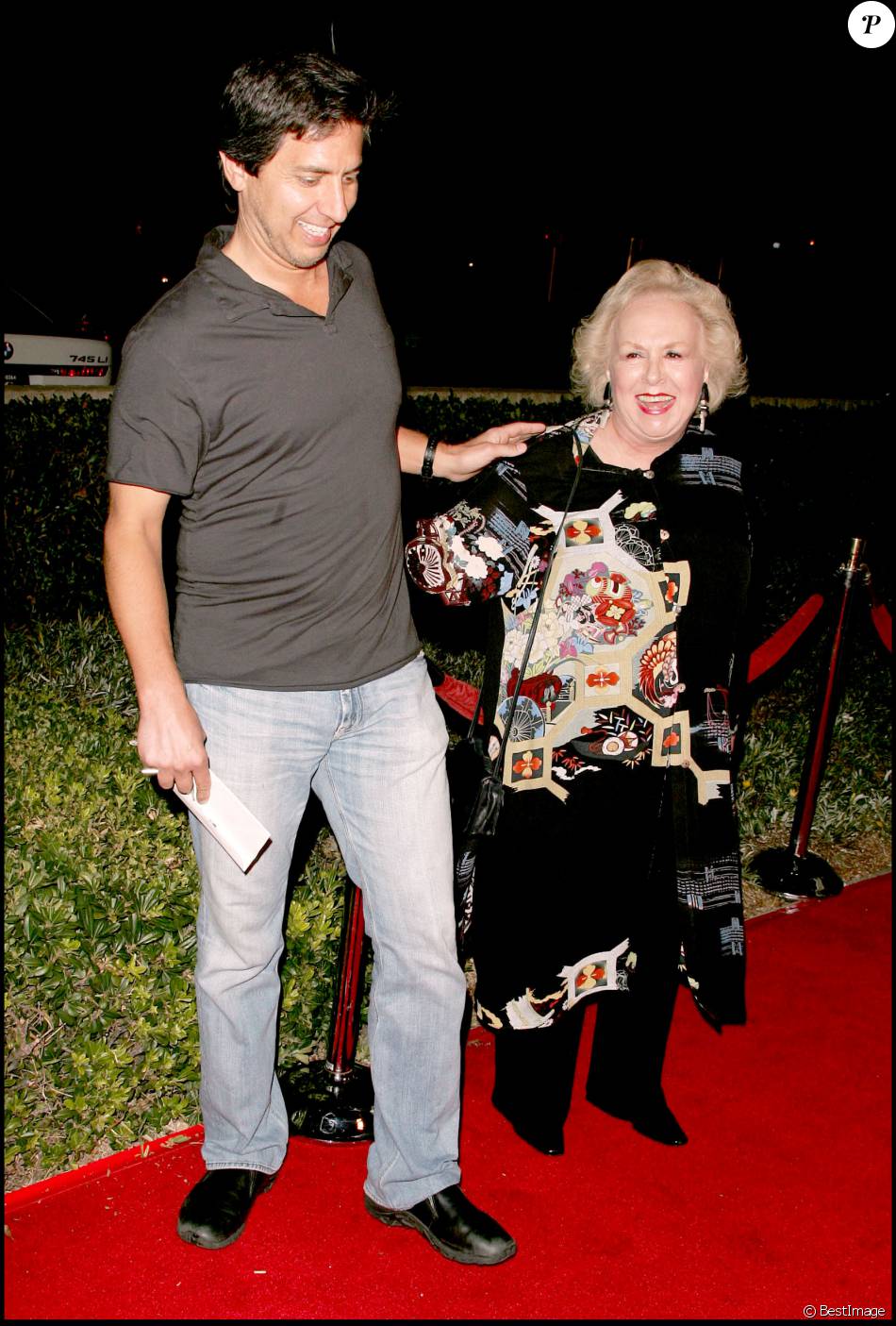 Ray Romano et Doris Roberts à la première du film A la mémoire de nos ...