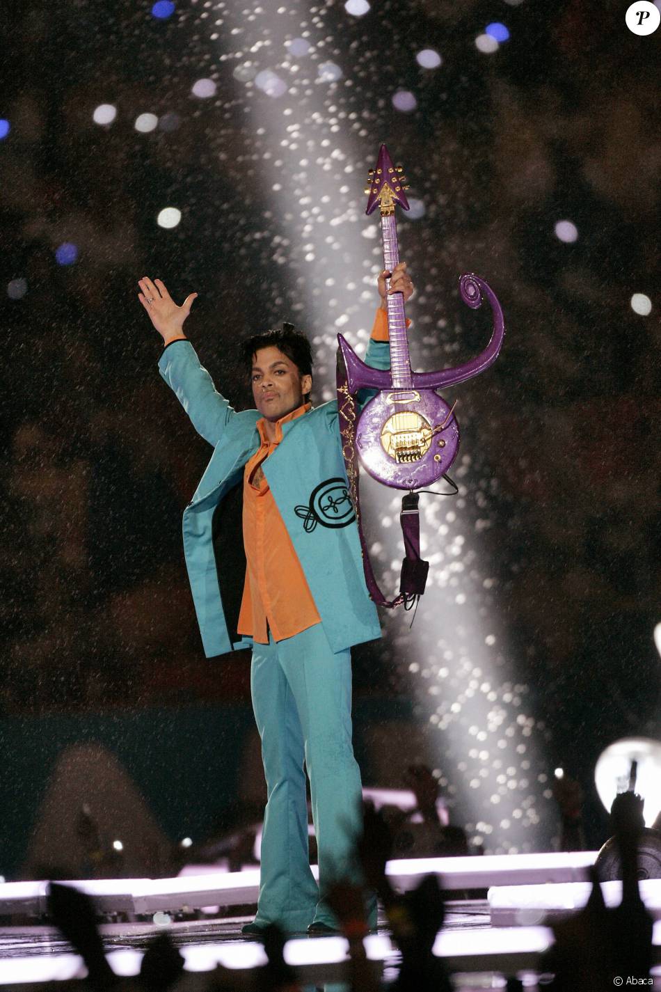 Prince lors du half time show du Super Bowl en 2007 à Miami - Purepeople