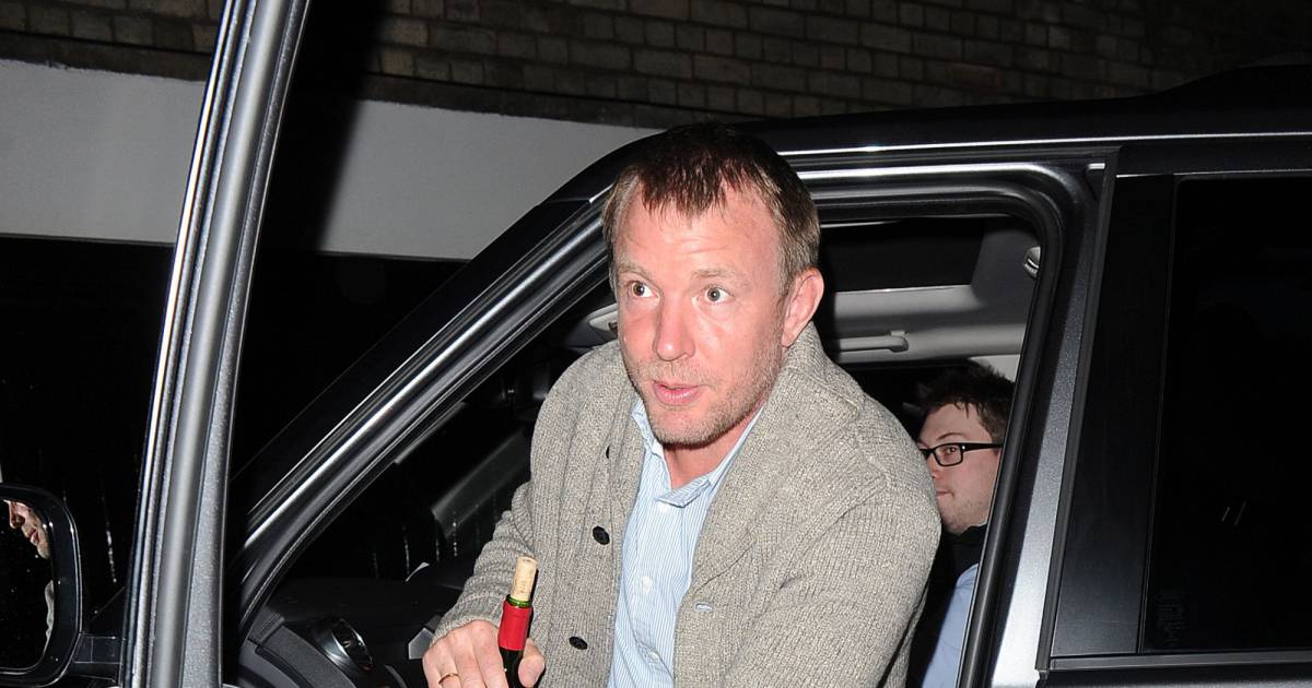 Guy Ritchie arrivant chez Madonna à Londres le 18 avril 2016 - Purepeople
