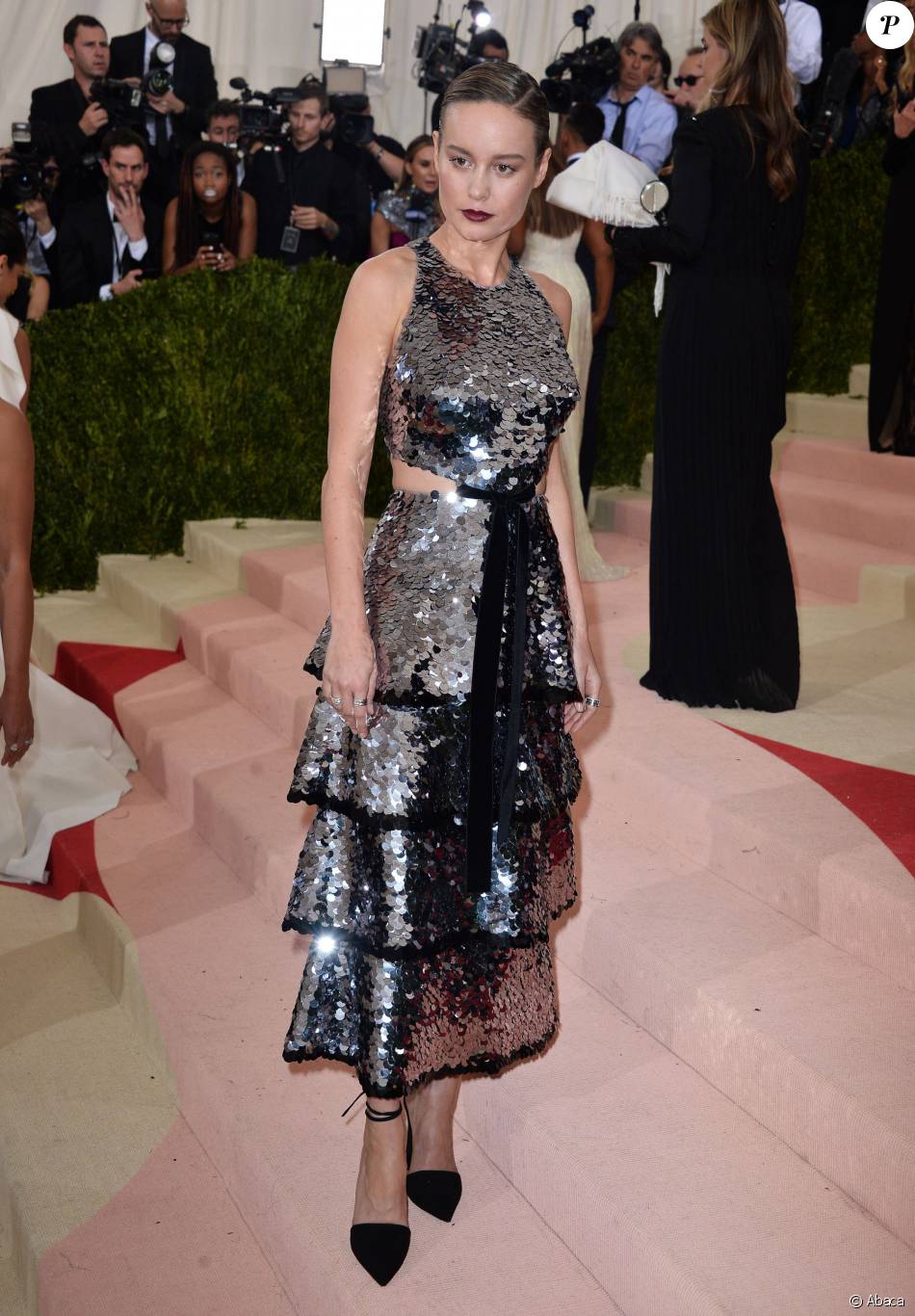 Brie Larson en robe Proenza Schouler au Met Ball le 2 mai 2016 - Purepeople