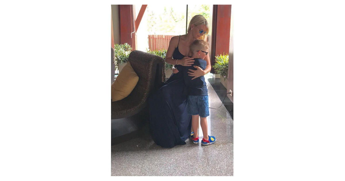 Amélie Neten et son fils Hugo en Thaïlande : Le blondinet a bien grandi ...