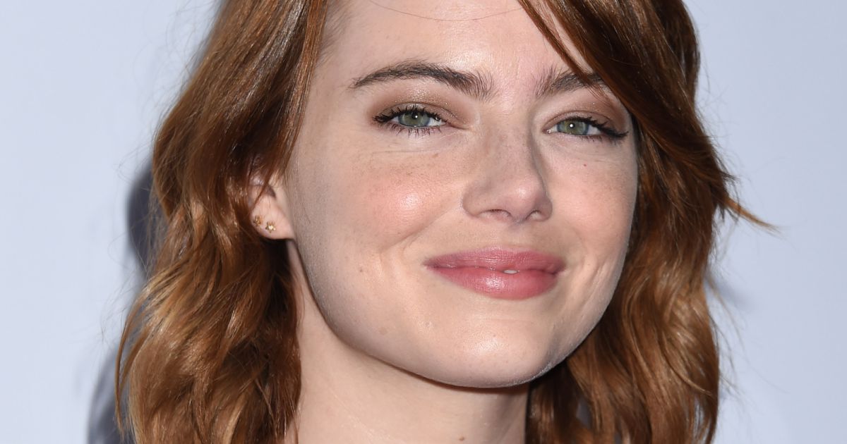 Emma Stone au gala Stand Up To Cancer 2016 au Walt Disney Concert Hall ...