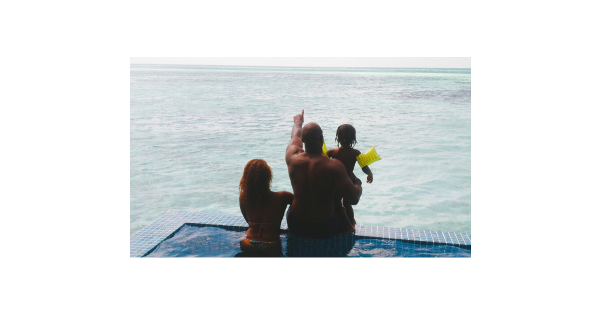 Teddy Riner en vacances avec sa compagne Luthna et leur fils Eden ...