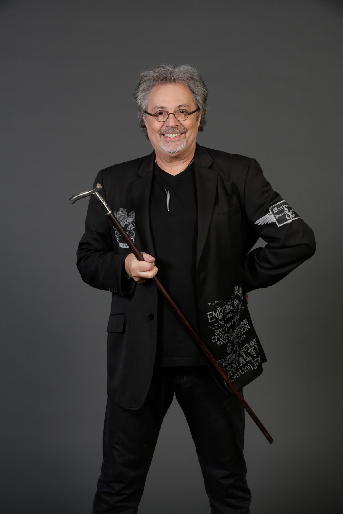 Photo : Patrick Hernandez pose dans les coulisses du concert Stars 80 ...