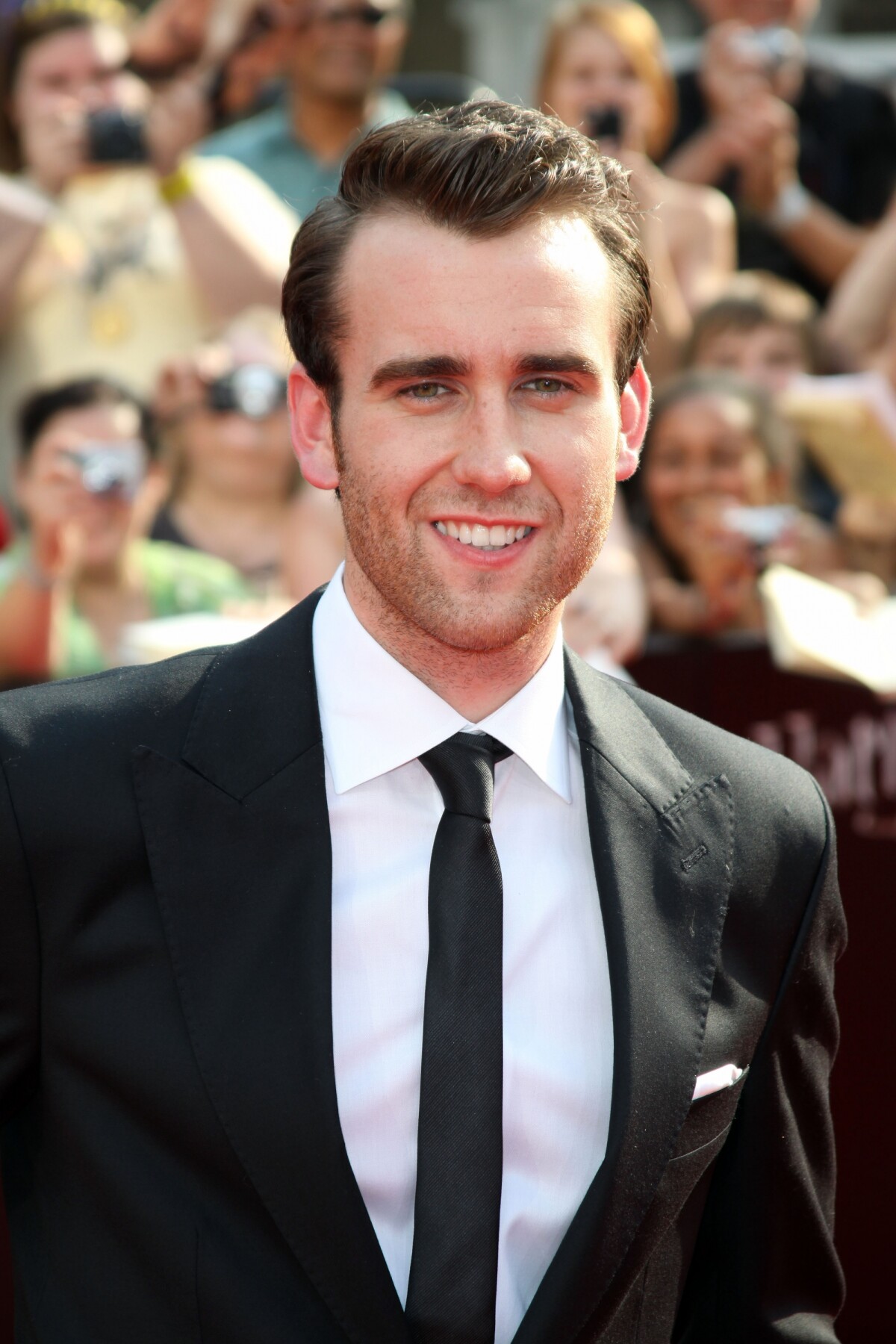 Photo : Matthew Lewis à la première du film Harry Potter and the ...