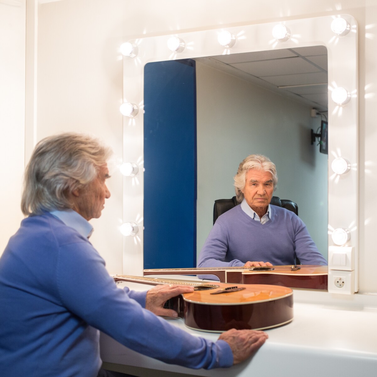 Photo : Exclusif - Daniel Guichard dans sa loge - Enregistrement de l ...