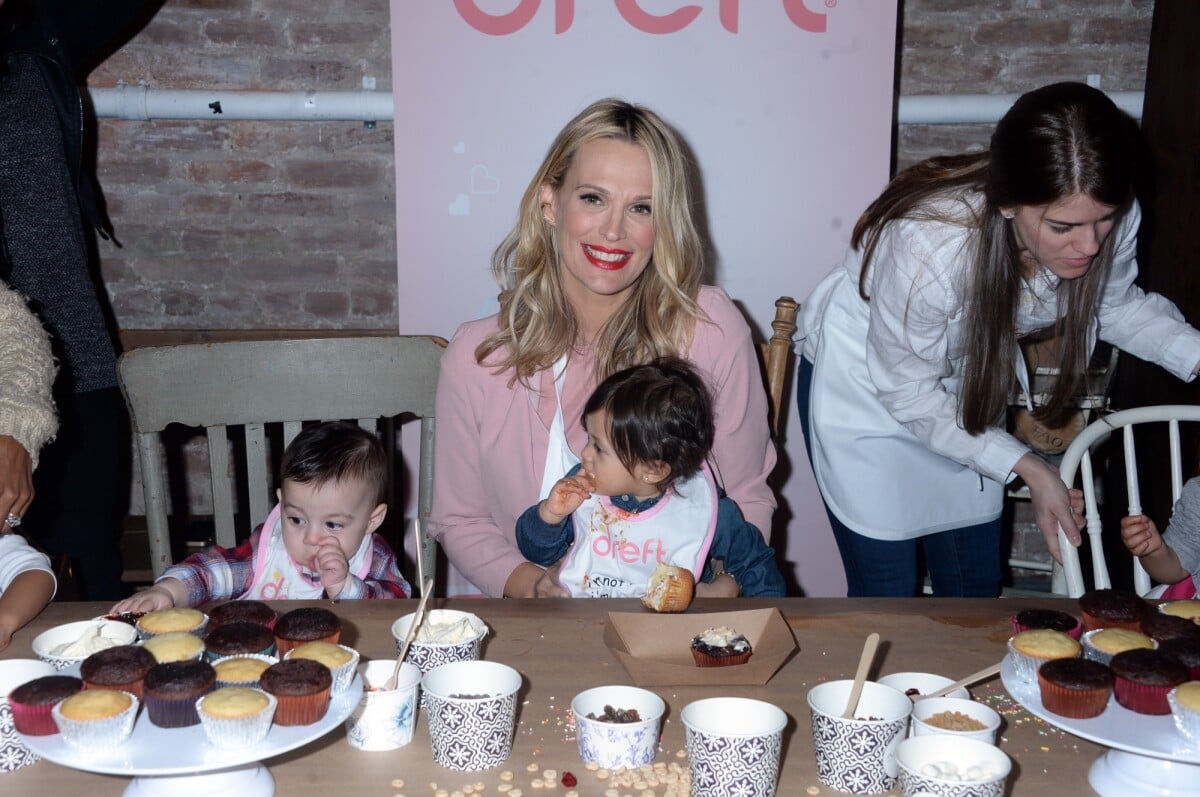 Photo : Molly Sims, enceinte participe au lancement de l'opération ...