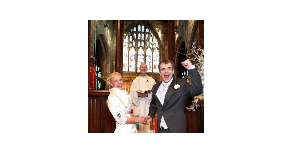 Simon Gregson et sa femme Emma Gleave, le jour de leur mariage, le 13 ...
