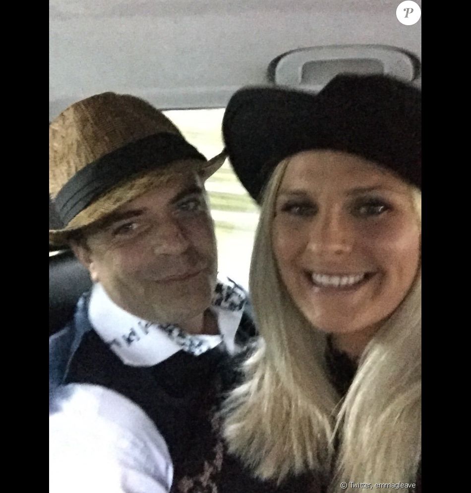 Simon Gregson et sa femme Emma Gleave. Photo publiée sur Twitter le 3 ...