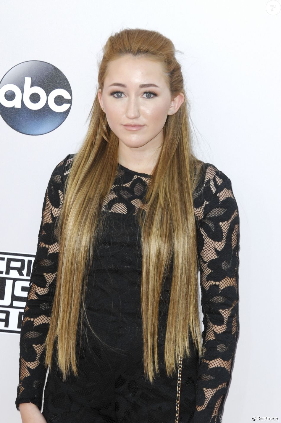 Noah Cyrus - Soirée American Music Award à Los Angeles le 23 novembre ...