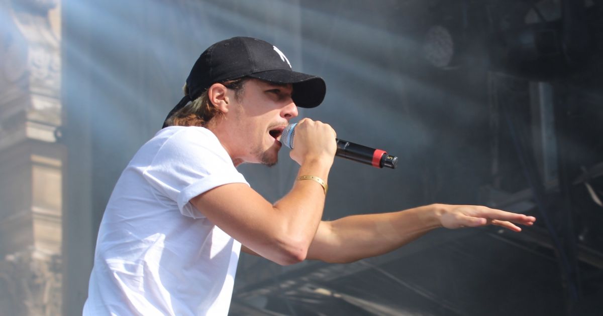 Nekfeu - Quatrième jour du festival Fnac Live sur le parvis de l'Hôtel ...