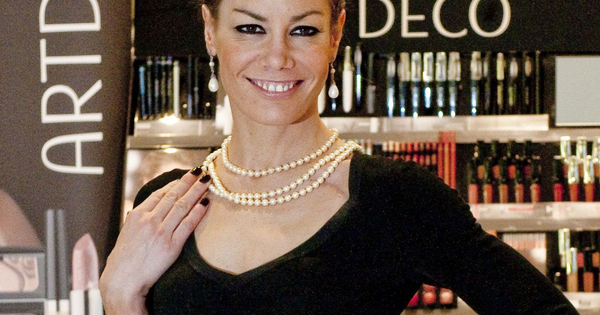 Tara Palmer-Tomkinson lors du lancement de la marque de cosmétiques ...