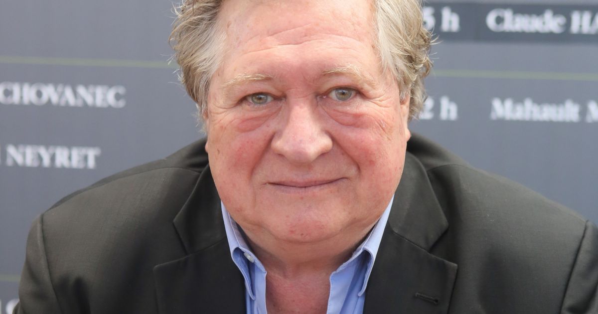 Jacques Pradel au 32ème Salon du Livre à la Porte de Versailles à Paris ...