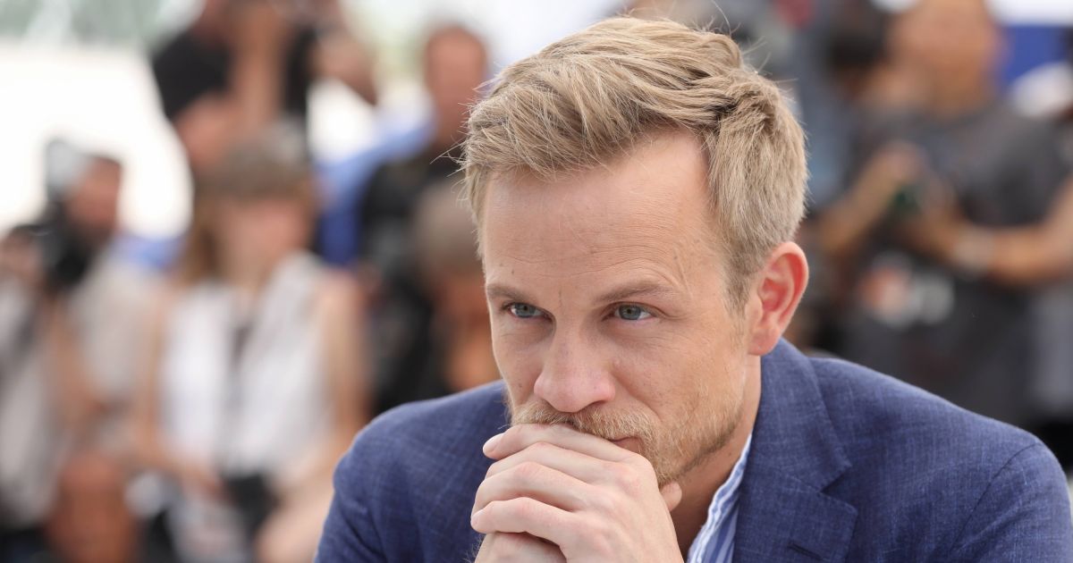 Jérémie Renier, au photocall de L'Amant Double lors du 70e Festival ...