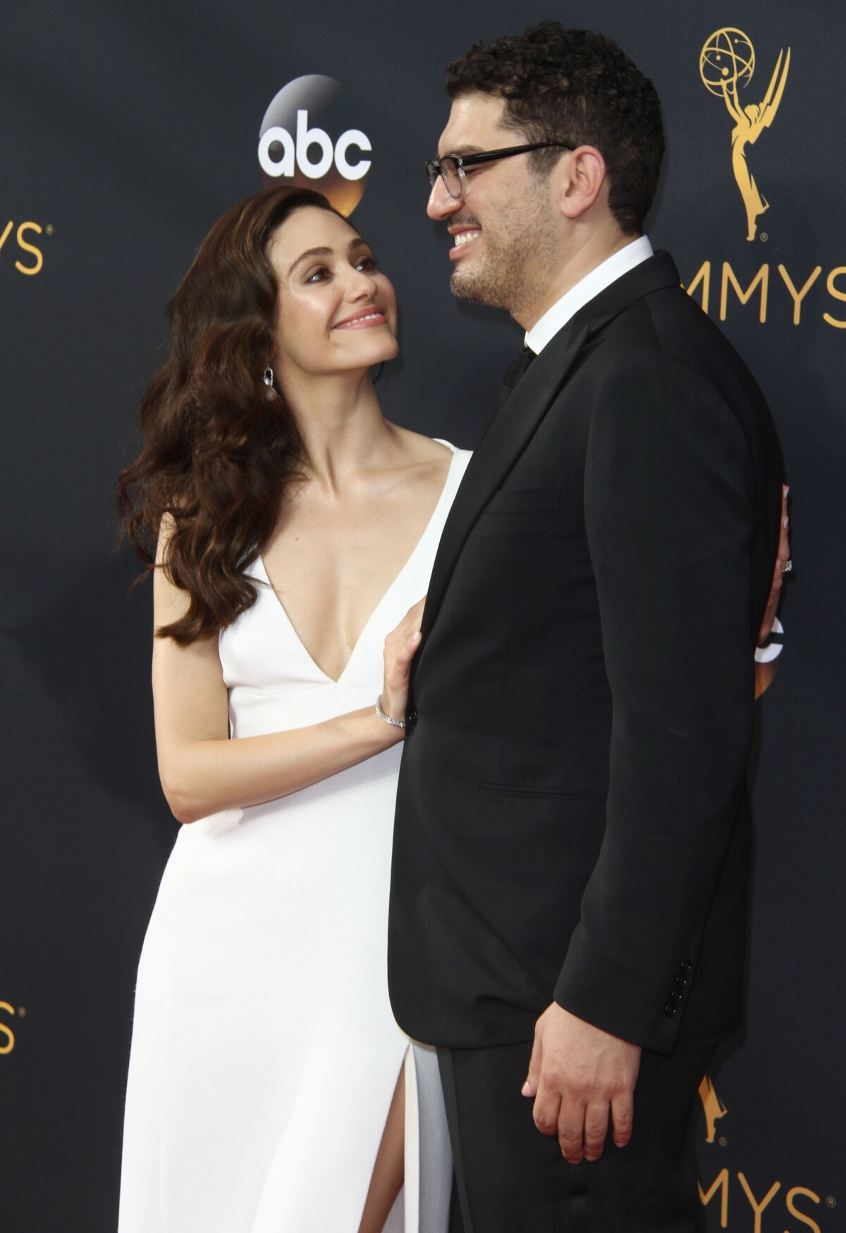 Photo : Emmy Rossum, Sam Esmail - 68ème cérémonie des Emmy Awards au ...