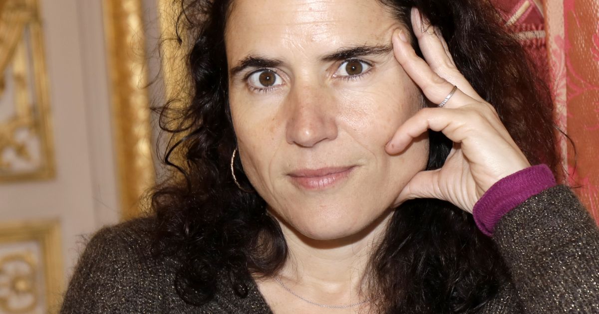 Mazarine Pingeot - Portrait - Paris le 4 mars 2017 © Cédric Perrin ... Mazarine Pingeot - Portrait - Paris le 4 mars 2017 © Cédric Perrin ...