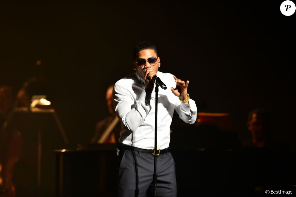 Nelly en concert lors de la Night of Symphonic Hip-Hop, accompagné par ...