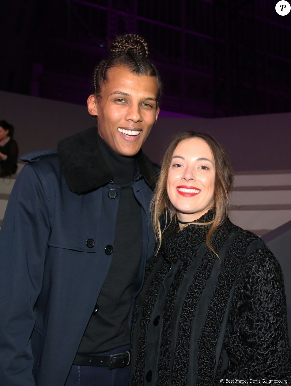 Stromae et sa femme Coralie Barbier au défilé Victoria's Secret Paris ...