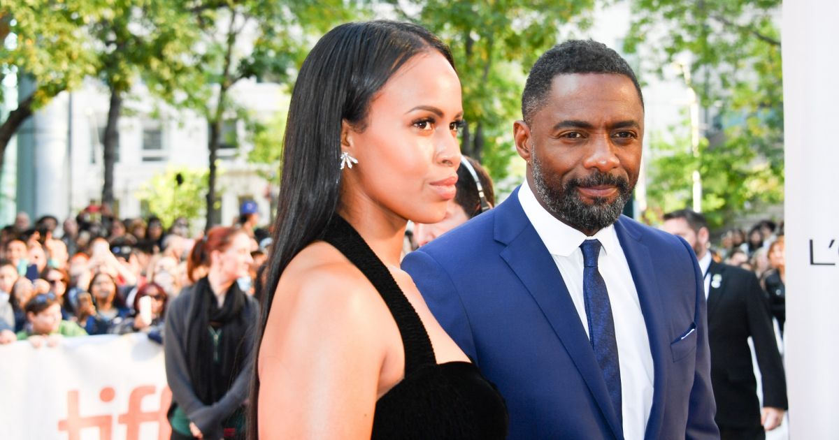 Idris Elba s'est fiancé à la belle Sabrina Dhowre dans un cinéma ...