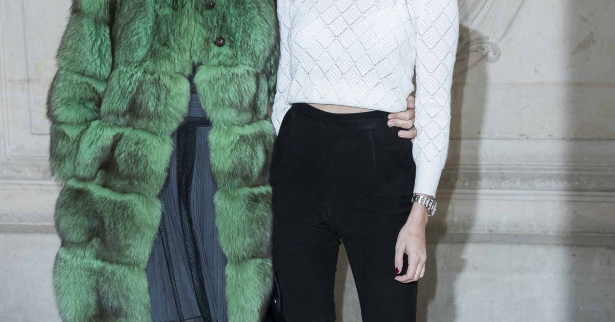 Mathilde Favier et sa fille Heloise Agostinelli - Photocall du défilé ...