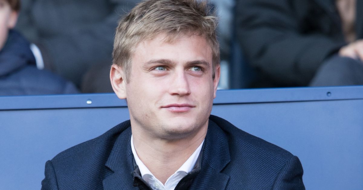 Jules Plisson dans les tribunes lors du match de ligue 1 PSG - Angers ...