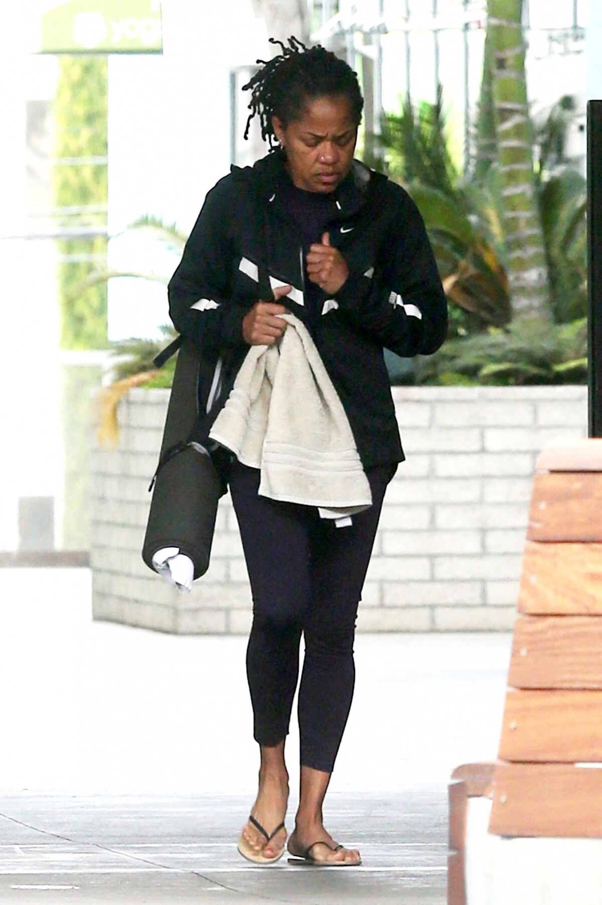Photo : Exclusif - Doria Ragland se rend à son cours de yoga à Los ...
