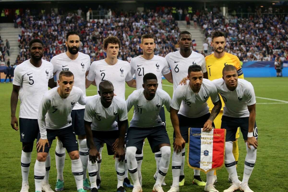 Photo : L'équipe de France, Samuel Umtiti, Adil Rami, Benjamin Pavard ...