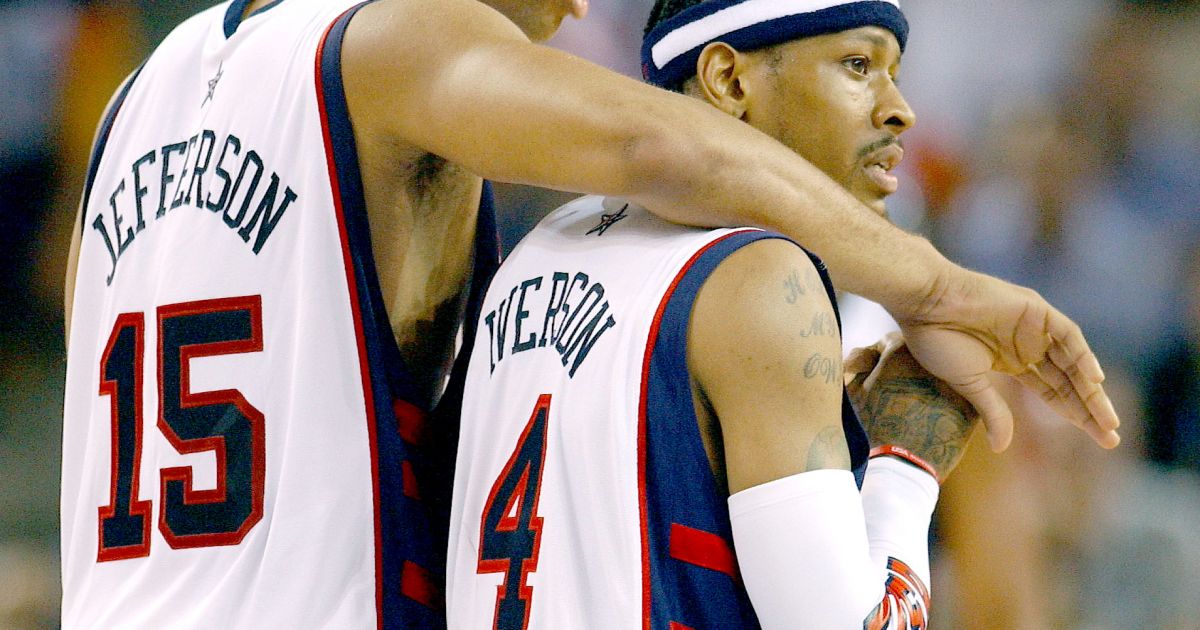 Richard Jefferson et Allen Iverson en août 2004 lors des Jeux ...