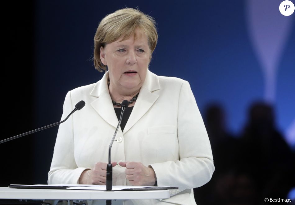 La chancelière allemande Angela Merkel - Forum de Paris sur la Paix ...