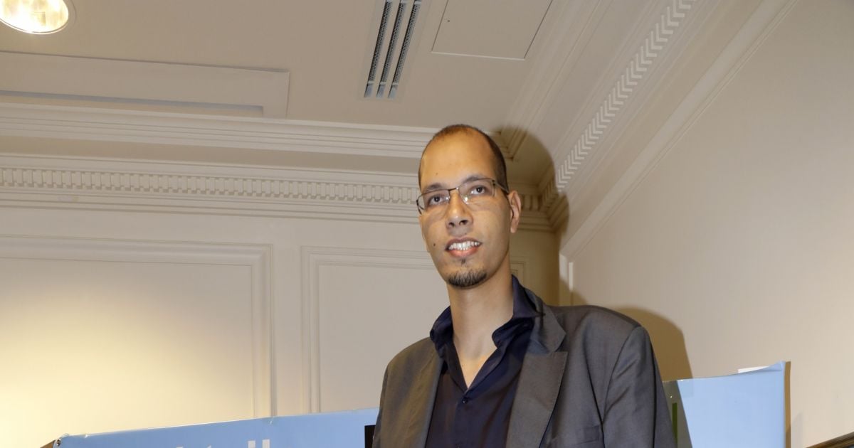 Caroline Loeb et Brahim Takioullah ( le deuxieme plus grand homme sur ...