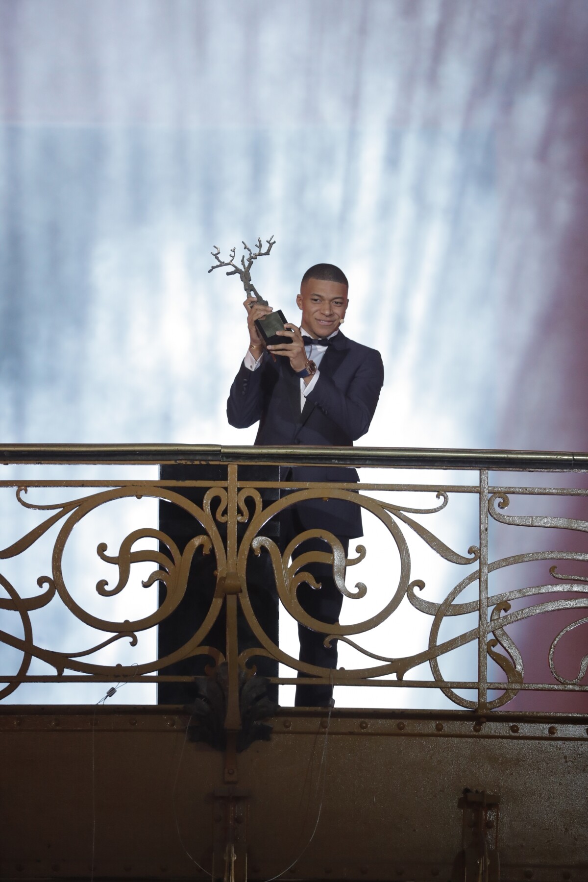 Photo : Kylian Mbappé (lauréat du Trophée Kopa, recomposant le meilleur ... Photo : Kylian Mbappé (lauréat du Trophée Kopa, recomposant le meilleur ...