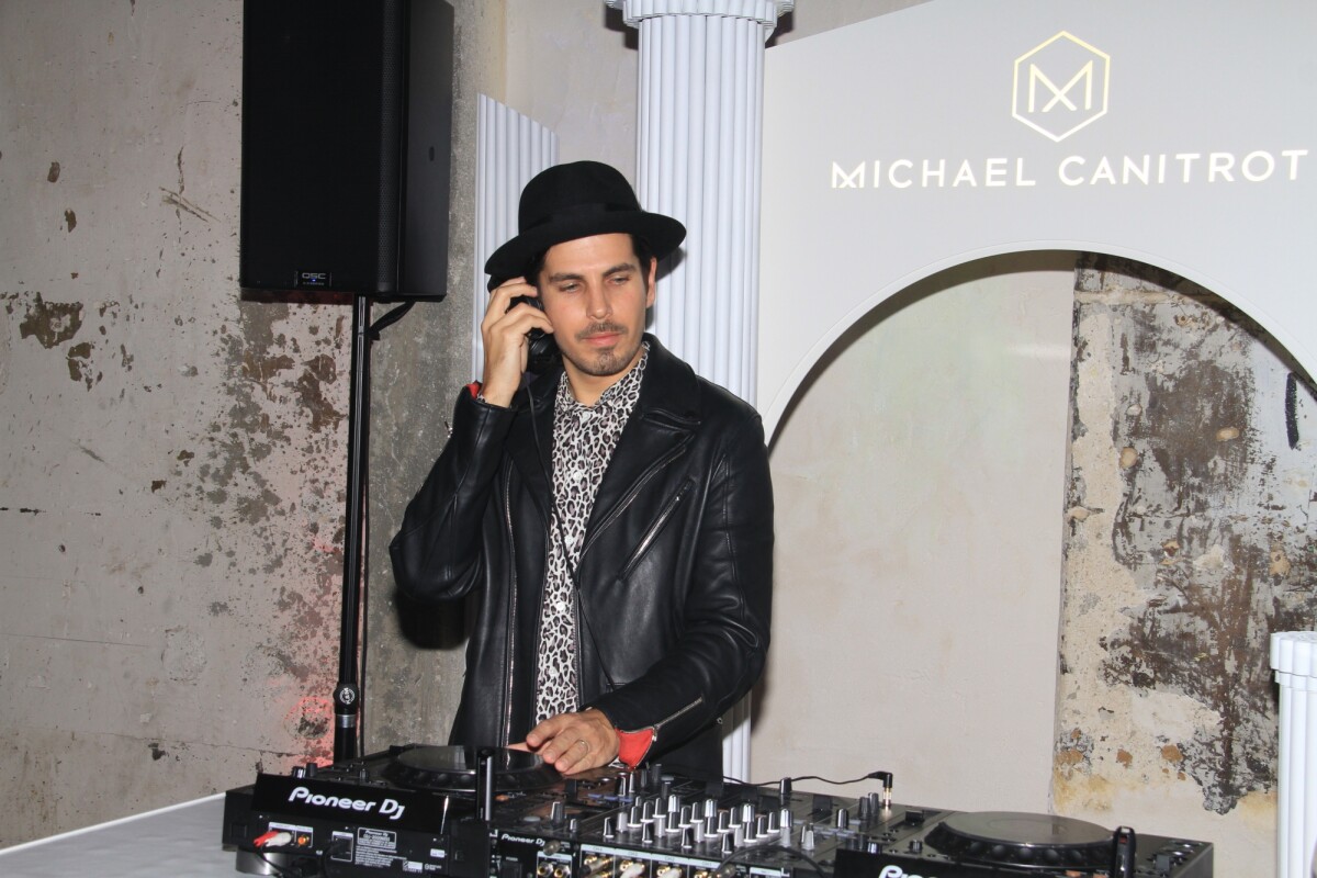 Photo : DJ Michael Canitrot - Soirée de lancement du calendrier Les Dieux du Stade 2019 par le ...