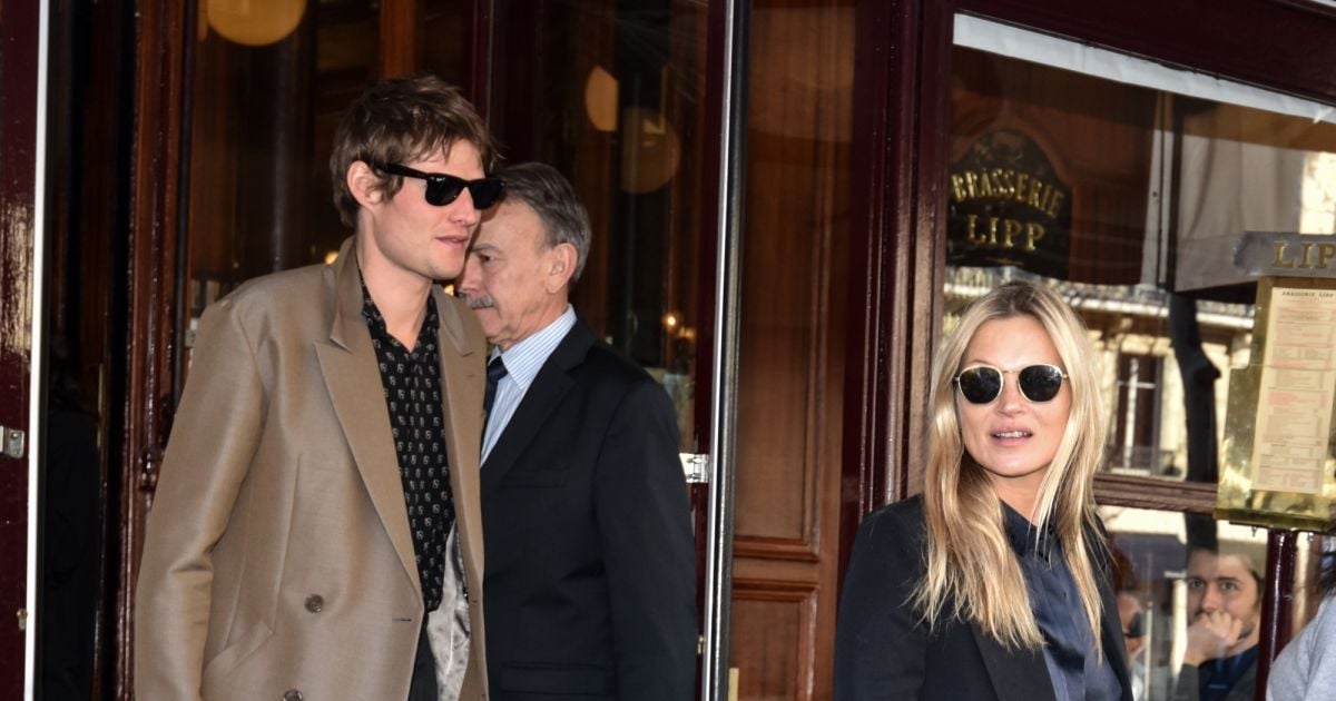 Kate Moss et son compagnon Nikolaï von Bismarck sortent de la brasserie ...