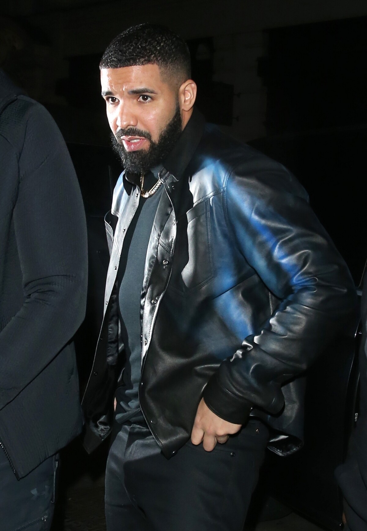 Photo : Drake sort du club Tramp à 5h du matin dans le quartier de ...
