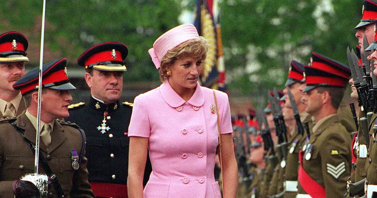 Princesse Diana à Howe barracks avec les militaires le 21 mai 1995 ...