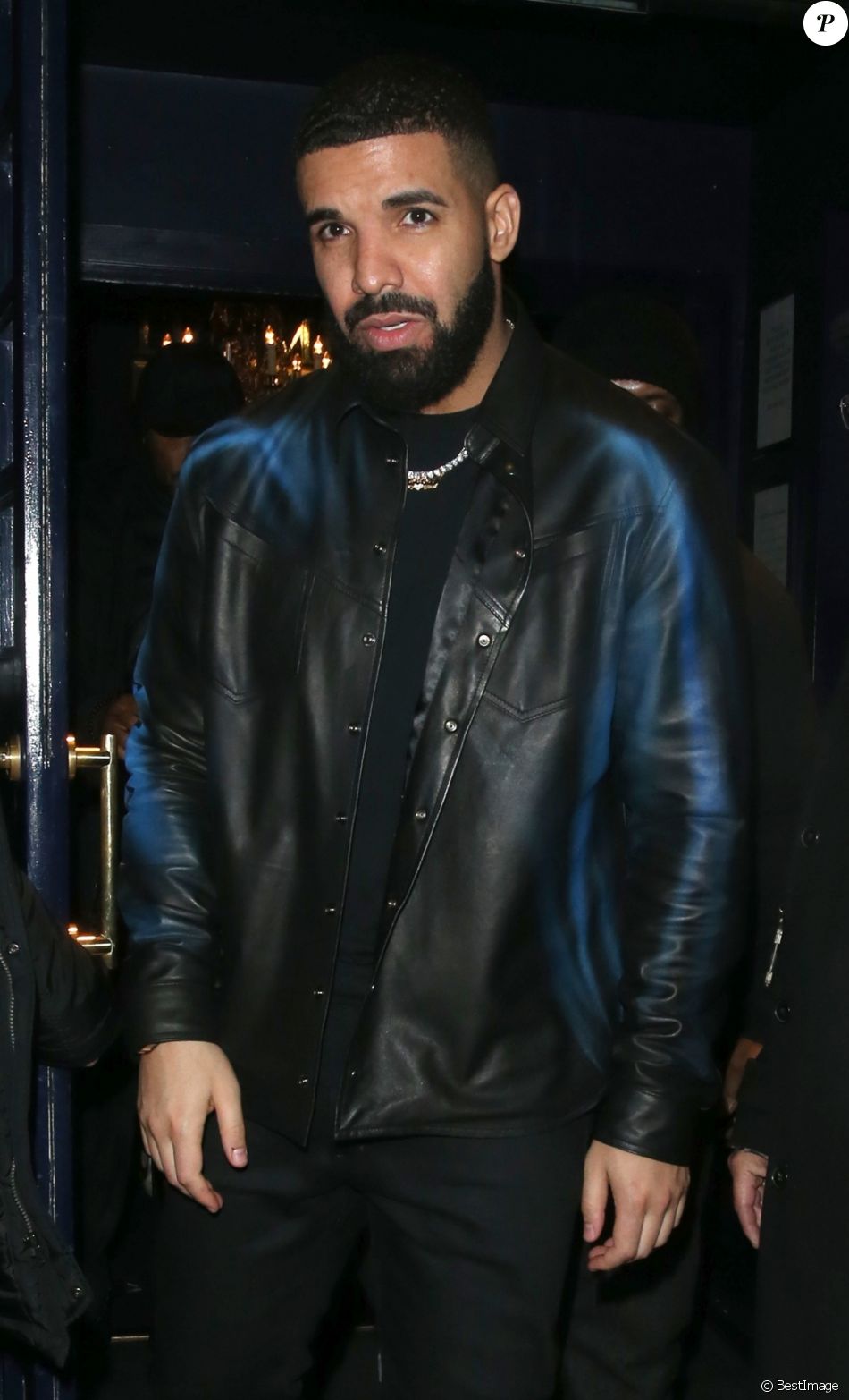 Drake sort du club Tramp à 5h du matin dans le quartier de Mayfair à ...