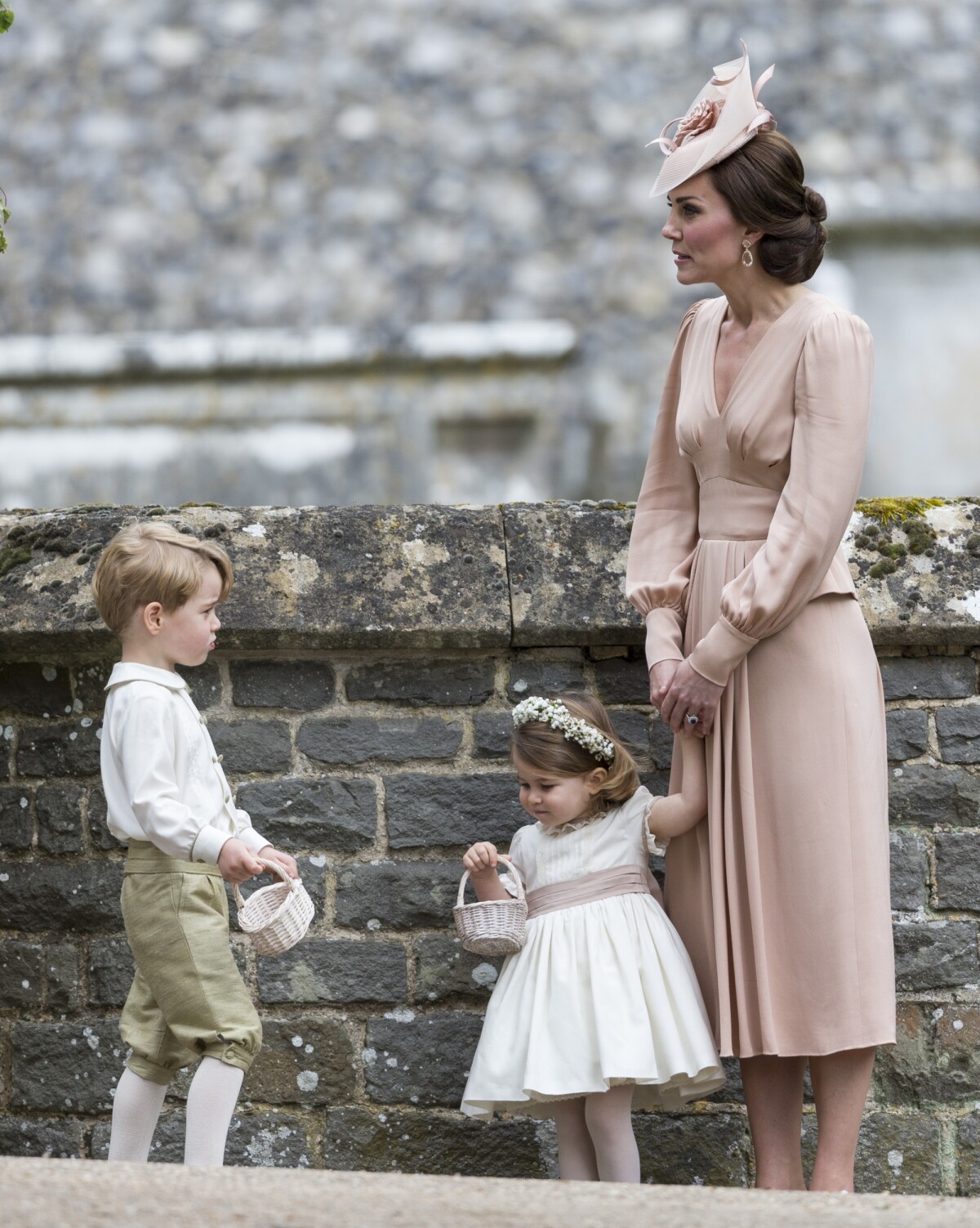 Photo : Kate Middleton, en robe Alexander McQueen, avec son fils le ...
