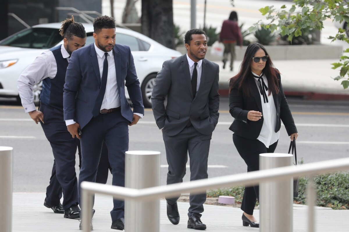 Photo : L'artiste Marcus Gray (dit "Flame") au tribunal de Los Angeles ...