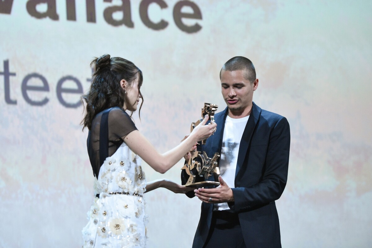 Photo : Stacy Martin, Toby Wallace (Prix Marcello Mastroianni du ...