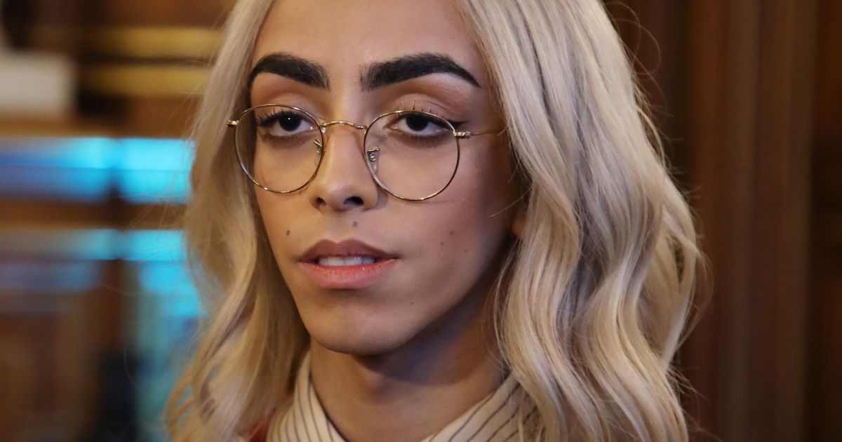 Exclusif - Bilal Hassani dévoile son album en exclusivité à ses fans à ...